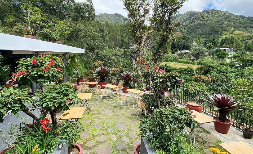 30+ Contoh Desain Cafe Outdoor, Indoor & Rumahan Minimalis Kekinian