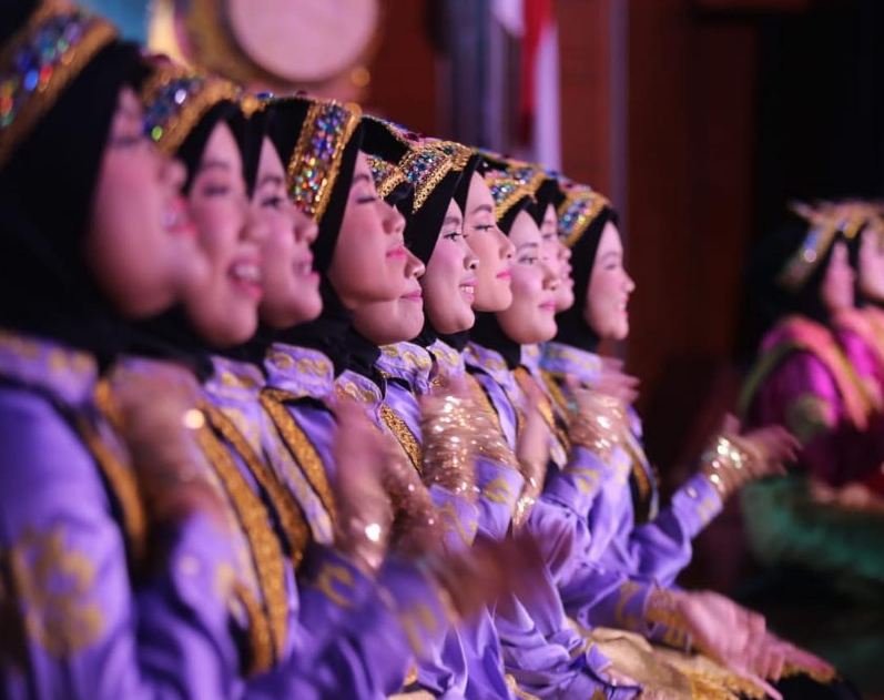 Tari Ratoh Jaroe: Sejarah, Makna, Properti, dan Gerakannya - Hotelier Studi