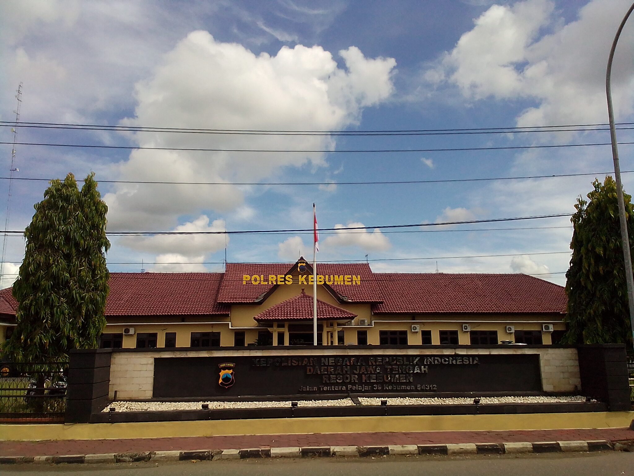 Apa itu Instansi? Pengertian, Jenis, Fungsi, dan Contoh - Hotelier Studi